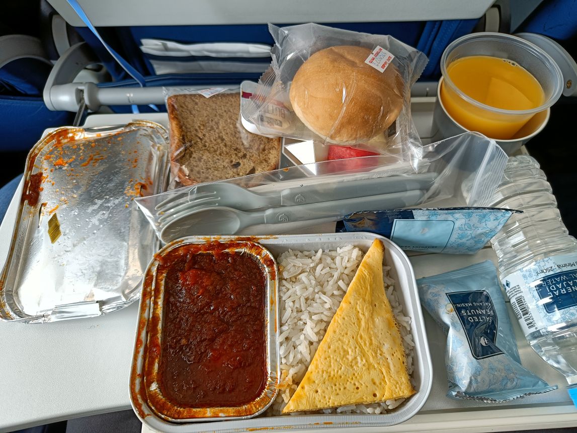MH(マレーシア) ベトナム・ハノイへのフライト・機内食 - タベノリ旅行記